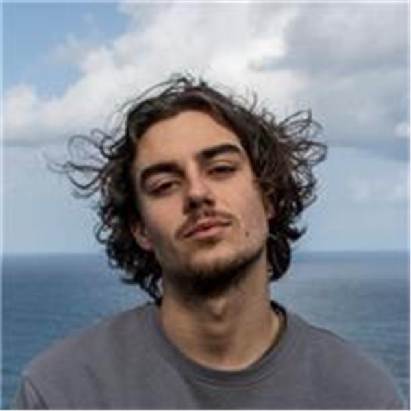 Adam Skarda | Letuelezioni.it