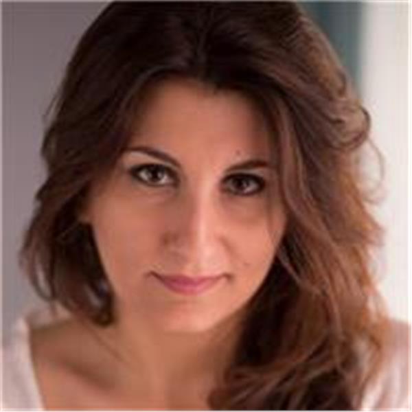 Giulia De Carlo | Letuelezioni.it