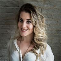 Dottoranda E Professoressa Universitaria In Storia Dell'arte Con ...