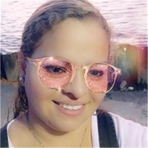 La Profesora De Ciencias Naturales Y Matemáticas Facilita Las Clases A