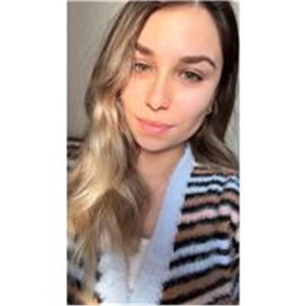 Zeynep İrem | Istanbul'den Öğretmen | ogretmenbulun.com.tr