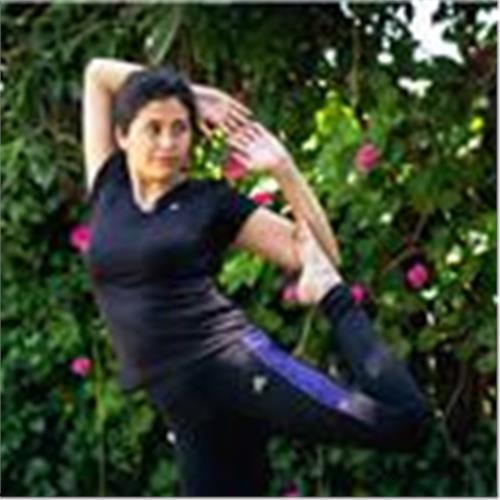 Instructora De Hatha Yoga Con Enfoque Terapéutico Y Energetico ...