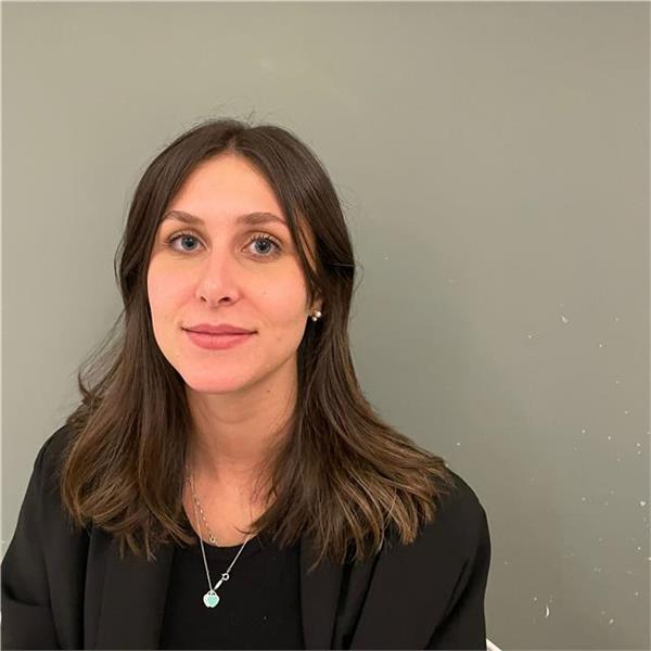 Sono Una Studentessa Magistrale Di Relazioni Internazionali, Laureata ... Sono Una Studentessa Magistrale Di Relazioni Internazionali, Laureata ...