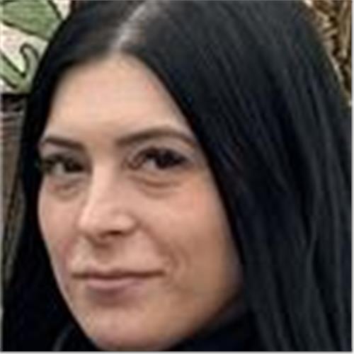 Volksschullehrerin- Die Kindern In Deutsch Und Mathe Helfen Kann. Jelena