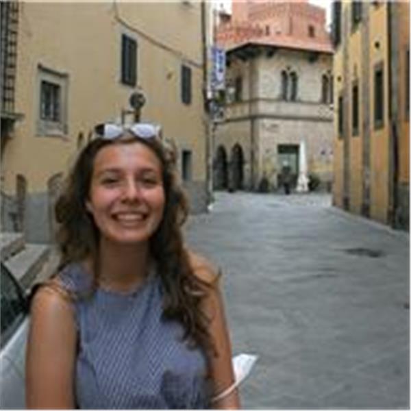 Giulia Bertola | Letuelezioni.it