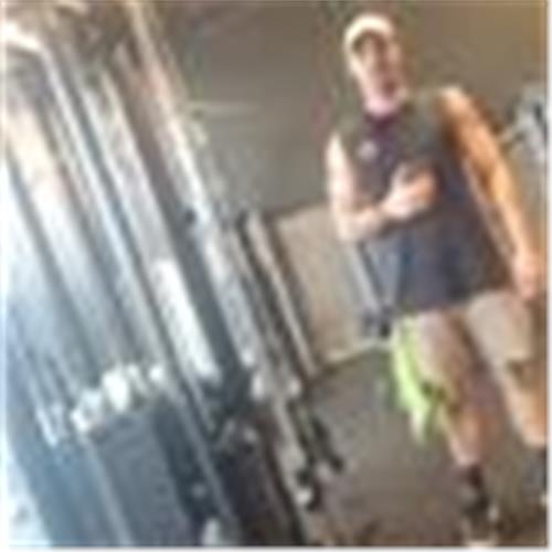Personal Trainer Mit Schwerpunkt Krafttraining Bietet Individuelles ...