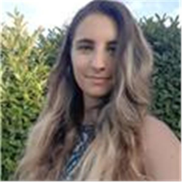 Giulia Buselli | Letuelezioni.it