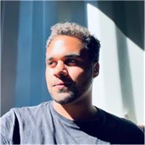 Engaging Online English Lessons For Motivated Learners Aged 13–18!