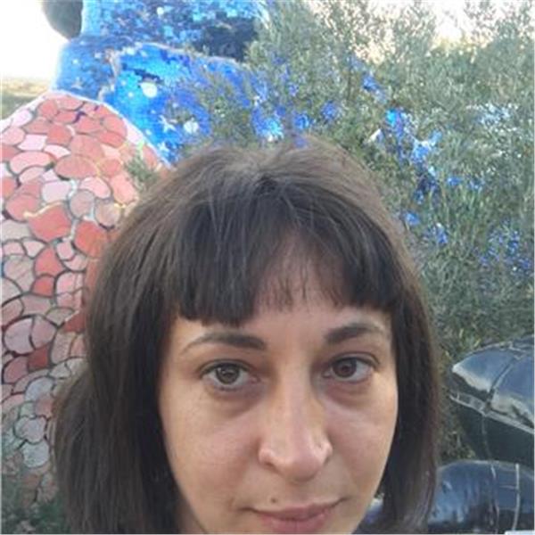 Docente Laureata Con Esperienza Impartisce Lezioni Di Storia. Romina Docente Laureata Con Esperienza Impartisce Lezioni Di Storia. Romina