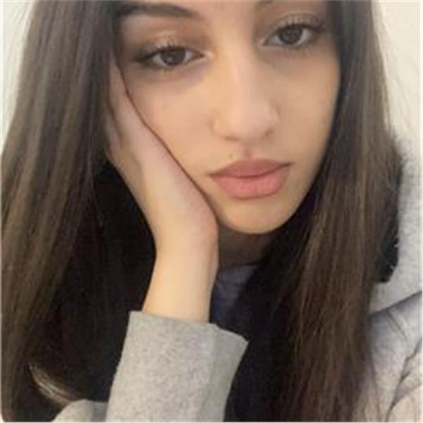Ragazza Diplomata Al Liceo Linguistico Che Darebbe Ripetizioni A ... Ragazza Diplomata Al Liceo Linguistico Che Darebbe Ripetizioni A ...