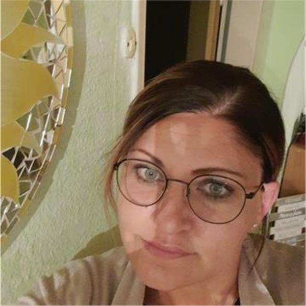 Englisch Teacher. Unterricht inEnglisch mit Lucia in Montecatini-Terme Englisch Teacher. Unterricht inEnglisch mit Lucia in Montecatini-Terme