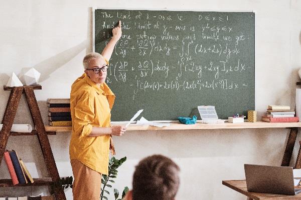 Comment devenir professeur sans concours ? | Mode d'emploi