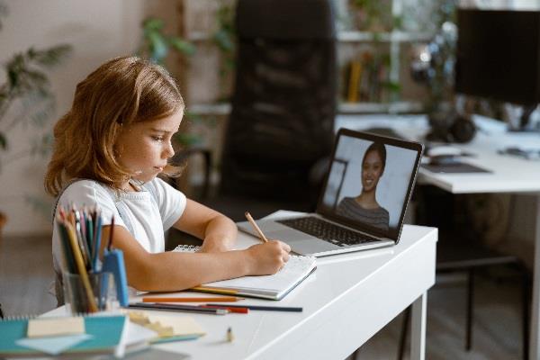 Everything you need to know about online lessons during summertime