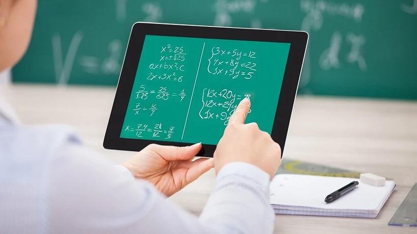 Avantages à donner des cours particuliers de maths en ligne