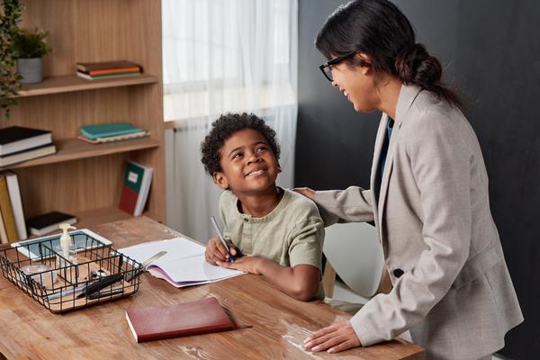 Descubre qué nivel necesitas para ser profesor de francés