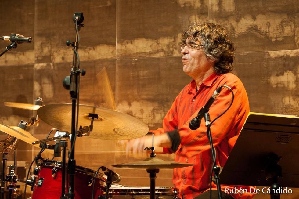 Como nos sentamos en el instrumento, la posición es muy importante para ...